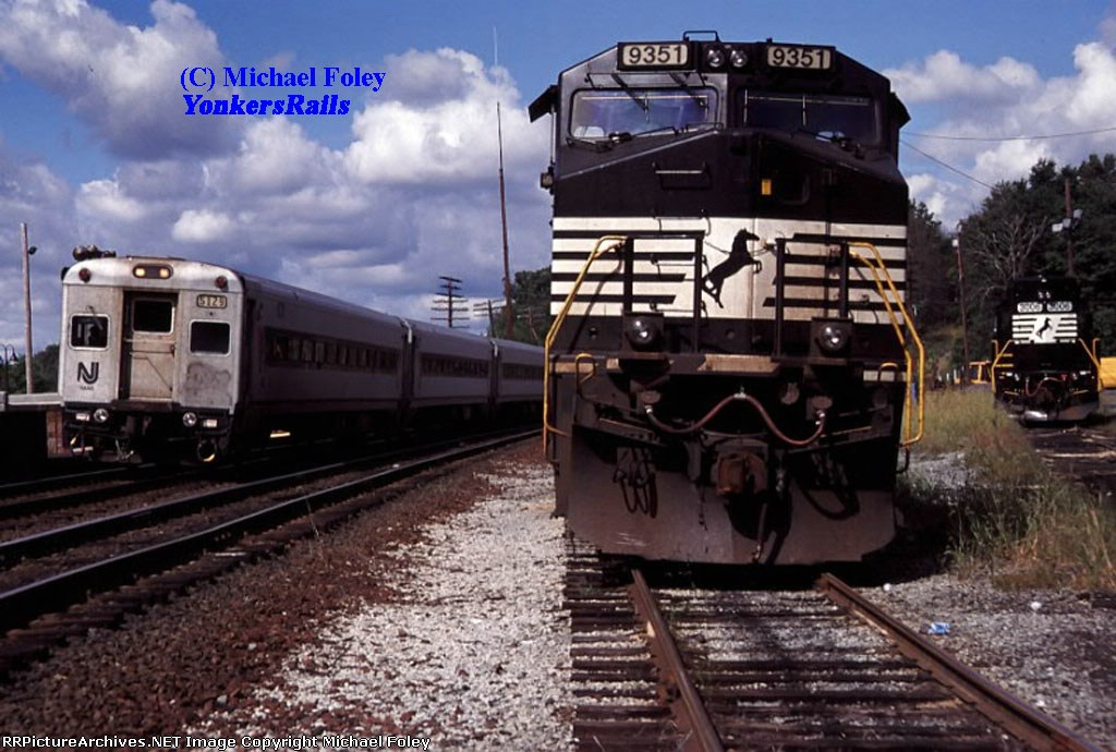 Norfolk Southern meets New Jersey Transit (Metro North contracted)
